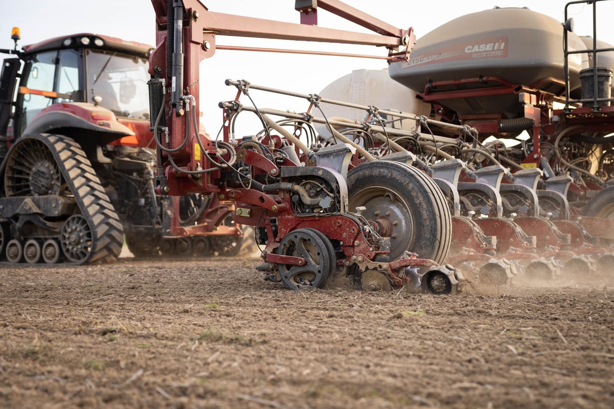 Case IH® 2000 Series Planter Upgrade Guide | Precision Planting | Upgrade Your Farm Equipment