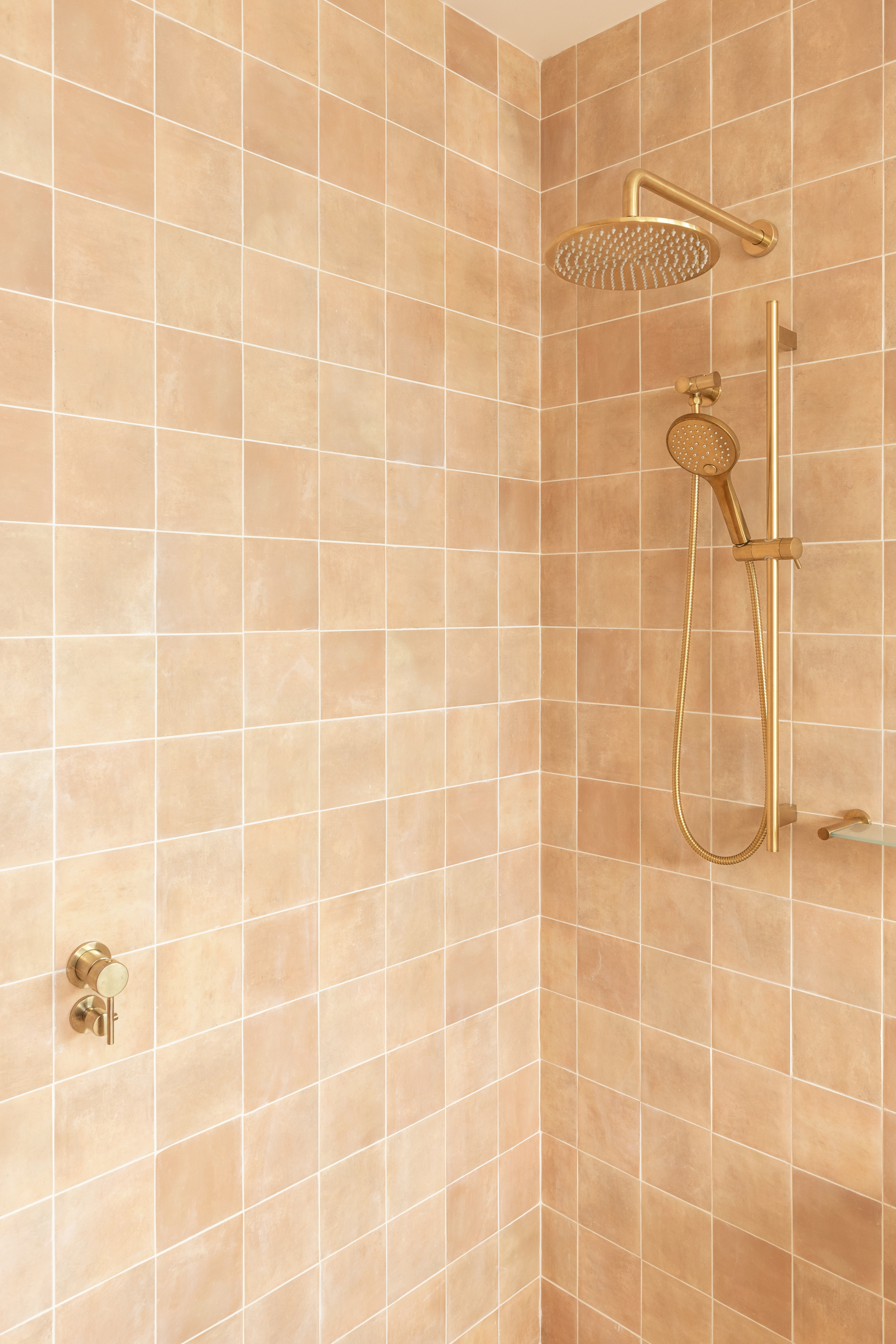 Elysian Shower Rail - Brushed Brass | ABI Interiors