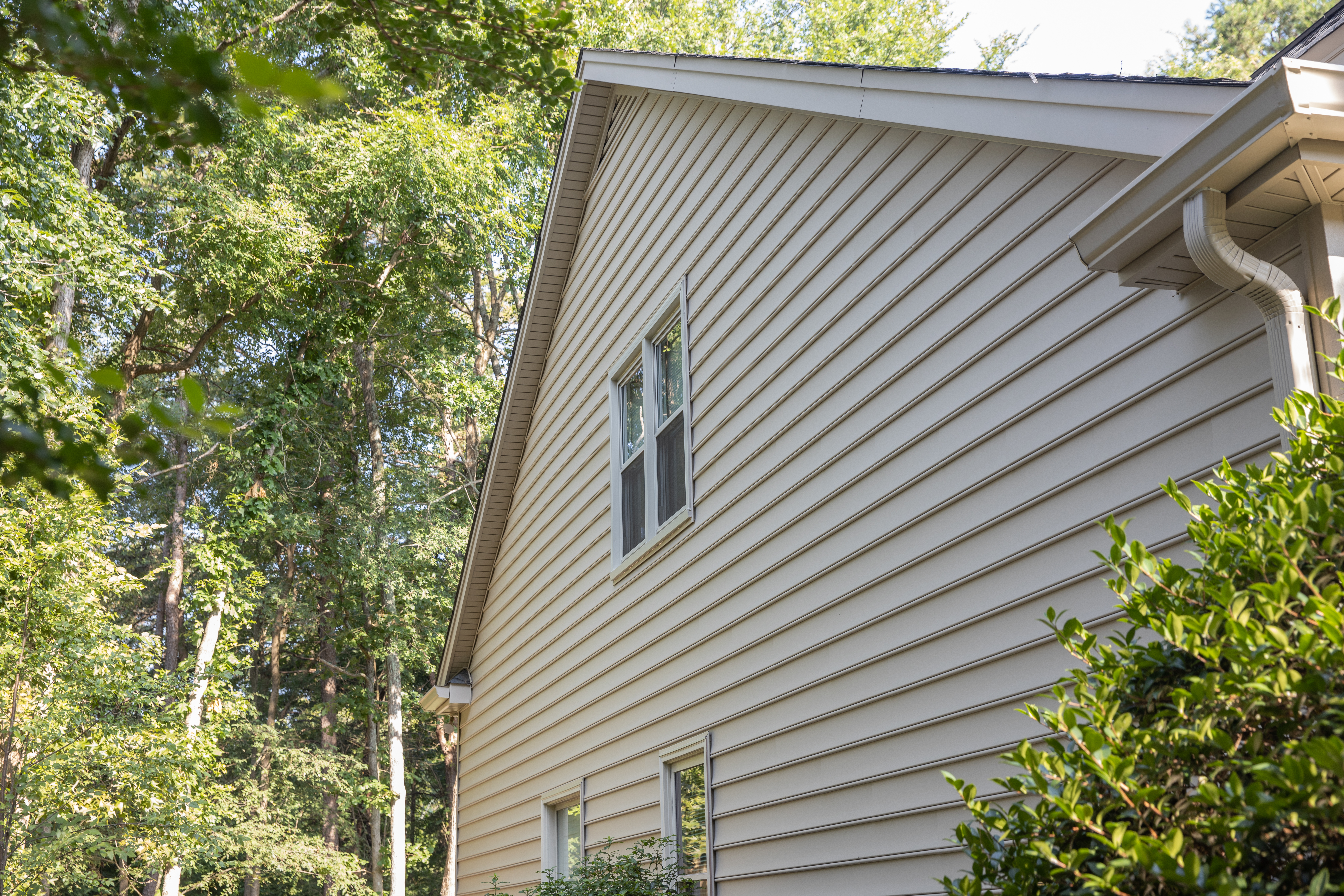 Vinyl Siding Widths: Which is Right for Your Home?
