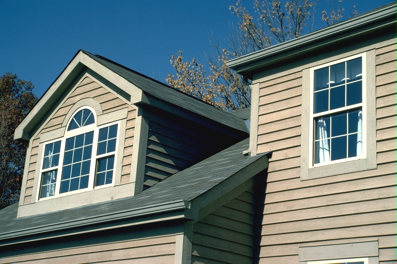 What Are Fixed Windows vs. Operable Windows? Key Differences?