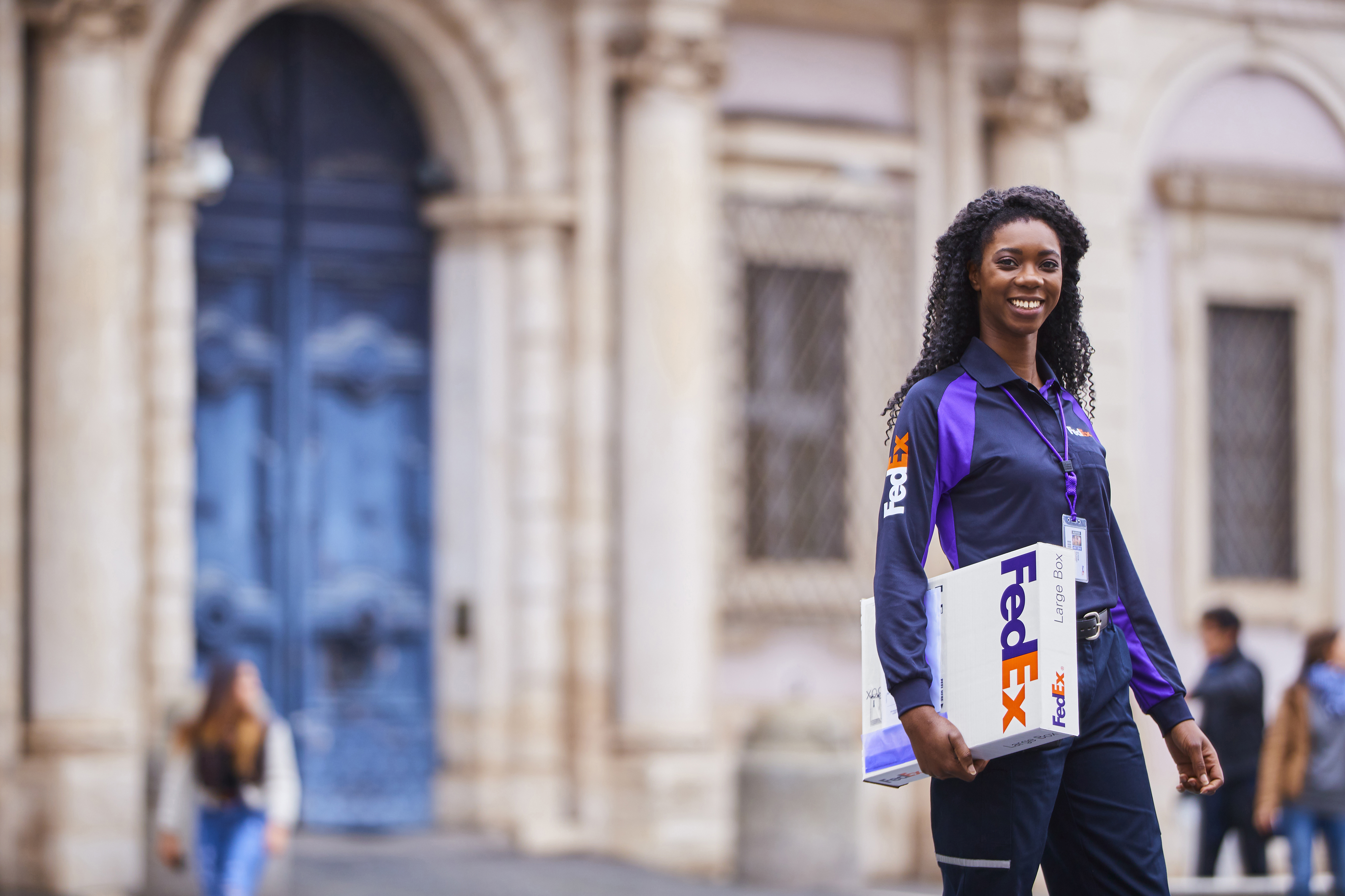 Home | Tracking, Shipping, and Locations | FedEx Canada