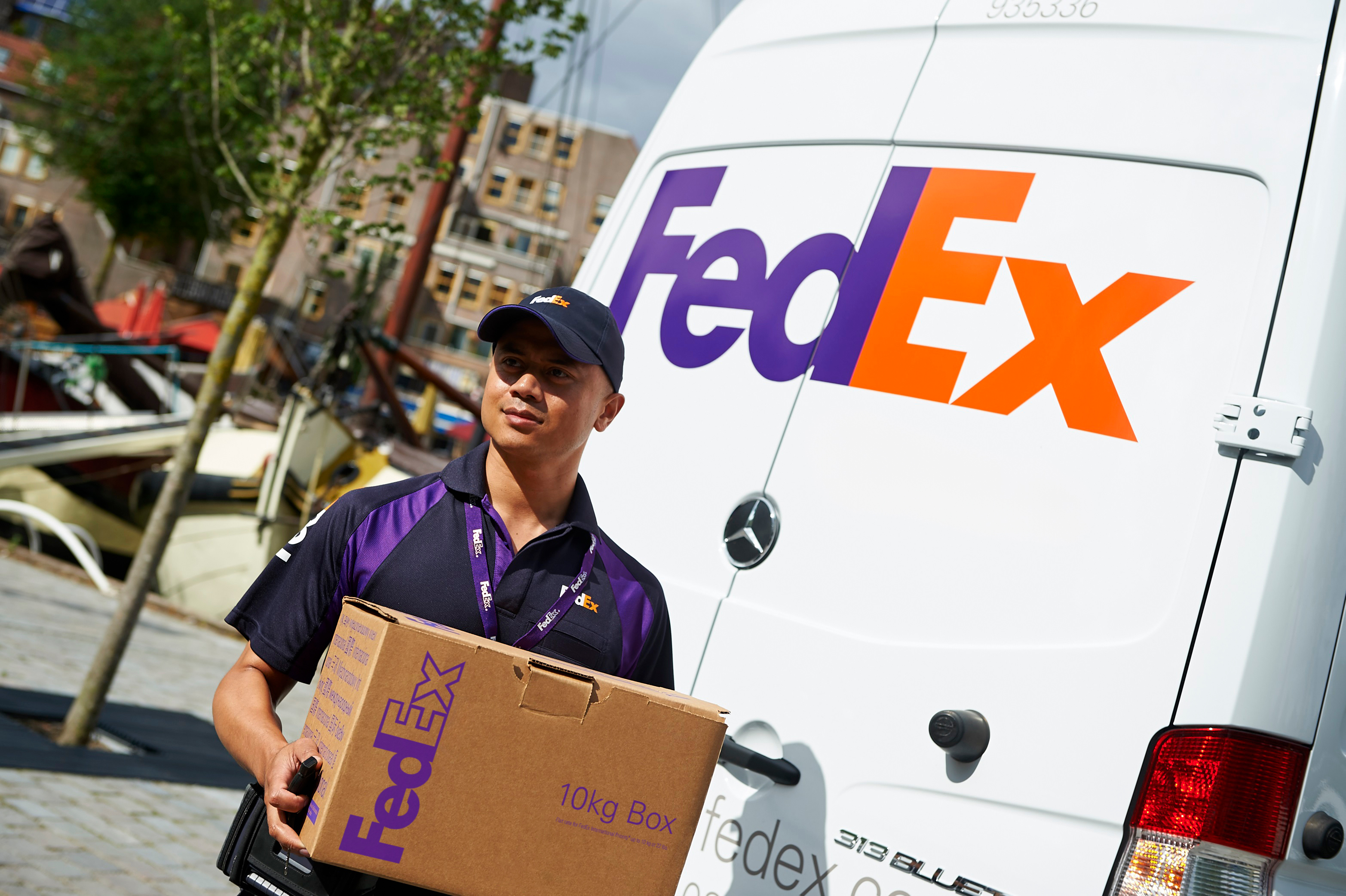 FedEx Electronic Trade Documents | FedEx Norge