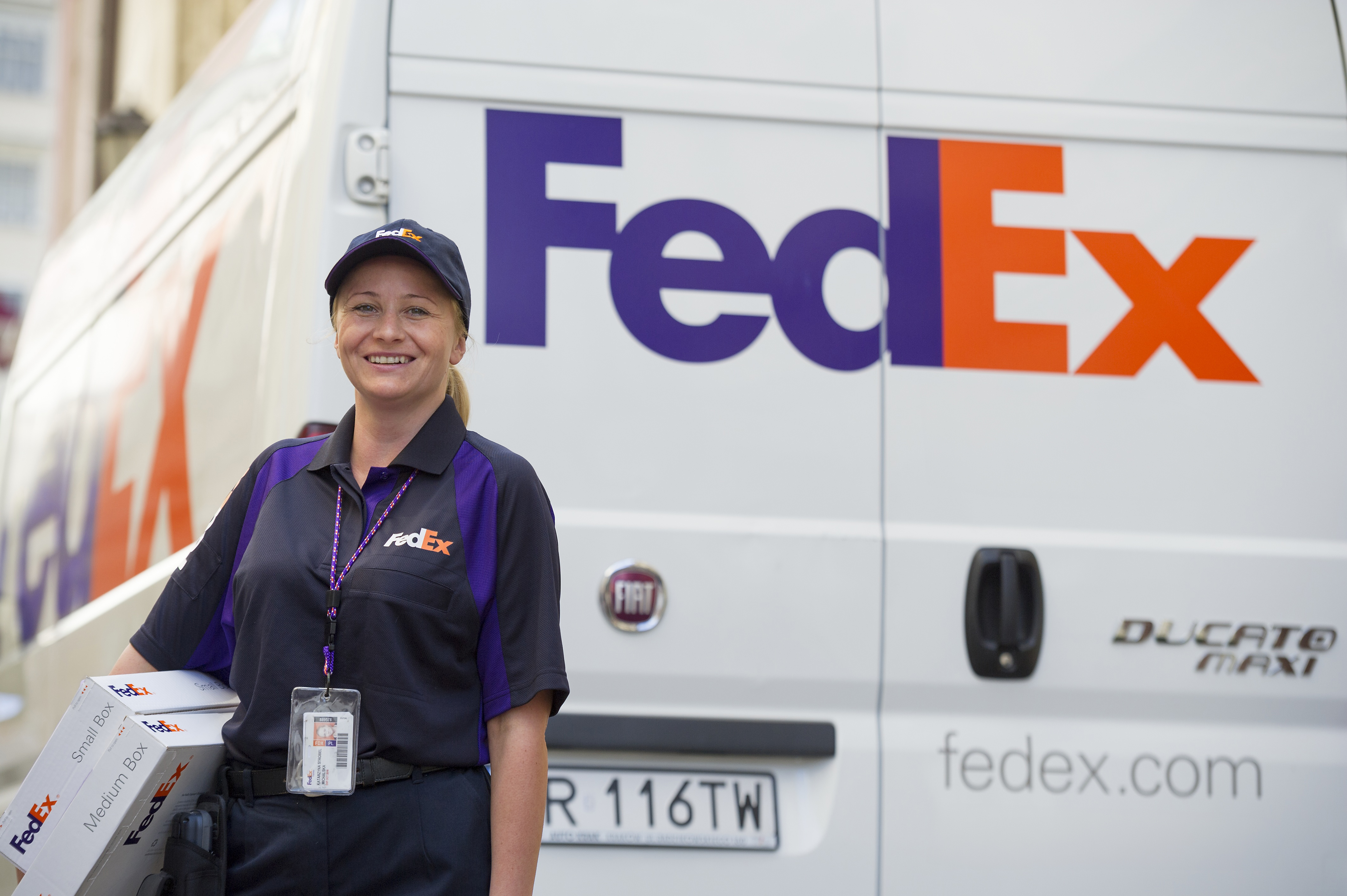 Delivery Solutions for Your Business | FedEx Canada