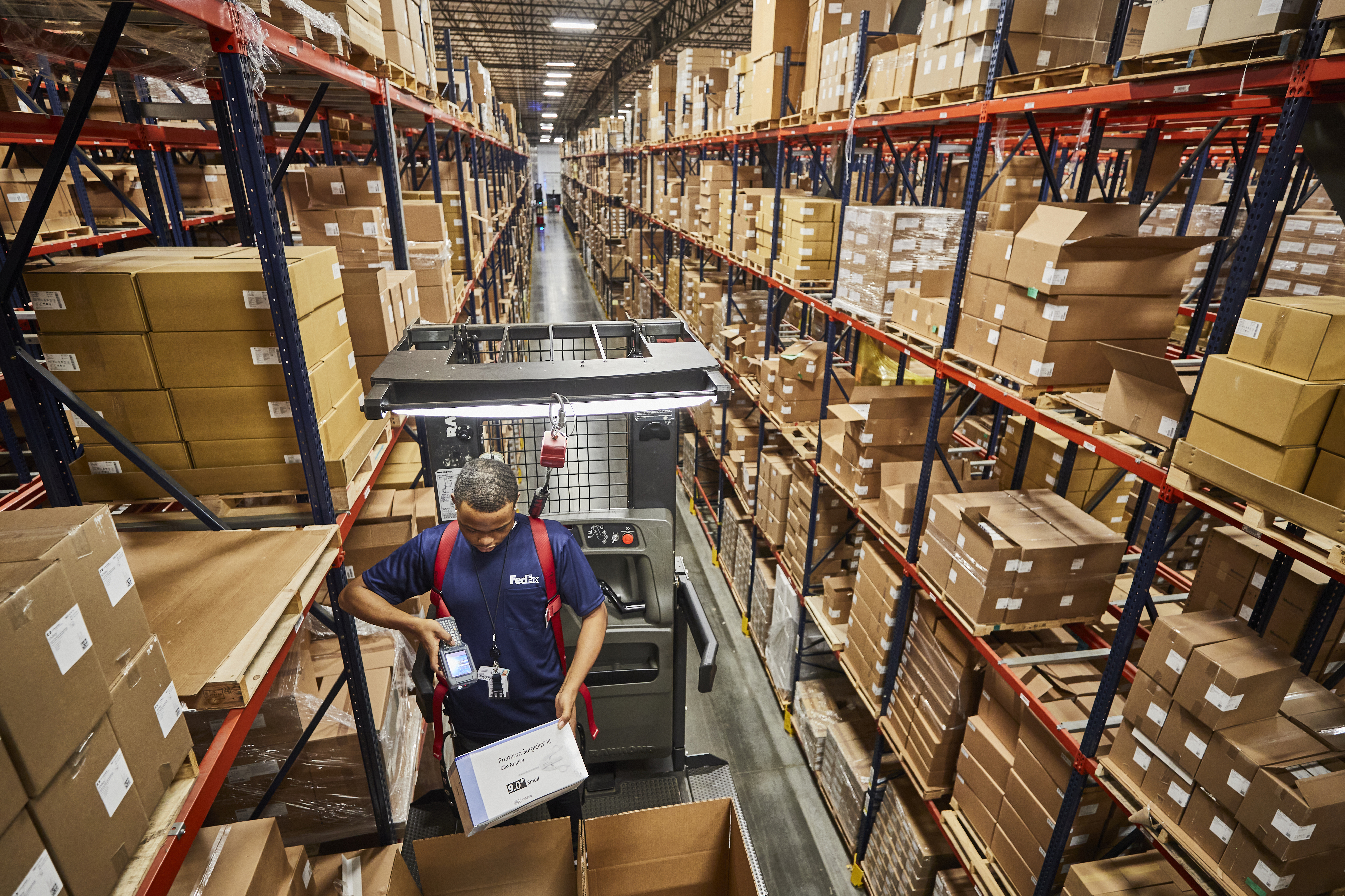 Healthcare Shipping Solutions | FedEx