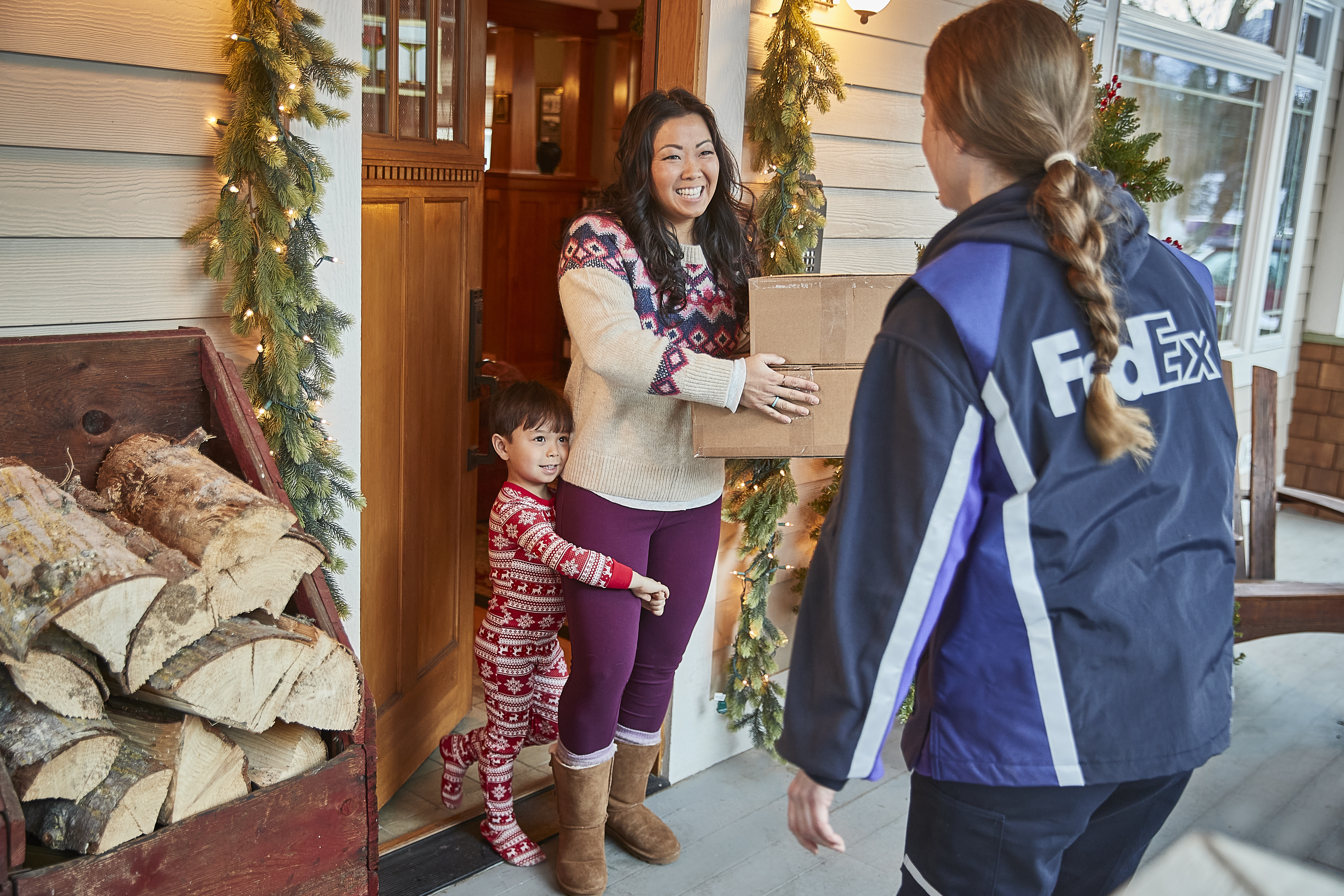 Packing Services and Shipping Supplies | FedEx