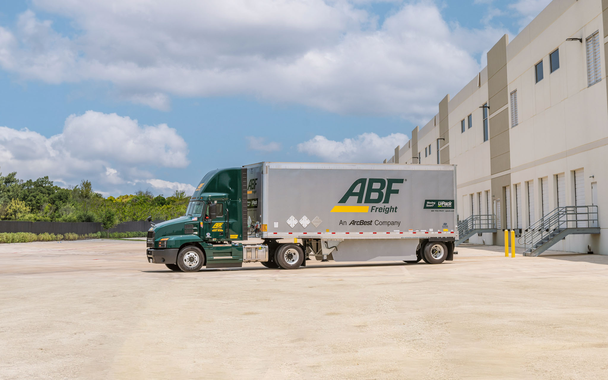 Less-than-Truckload Shipping | ArcBest