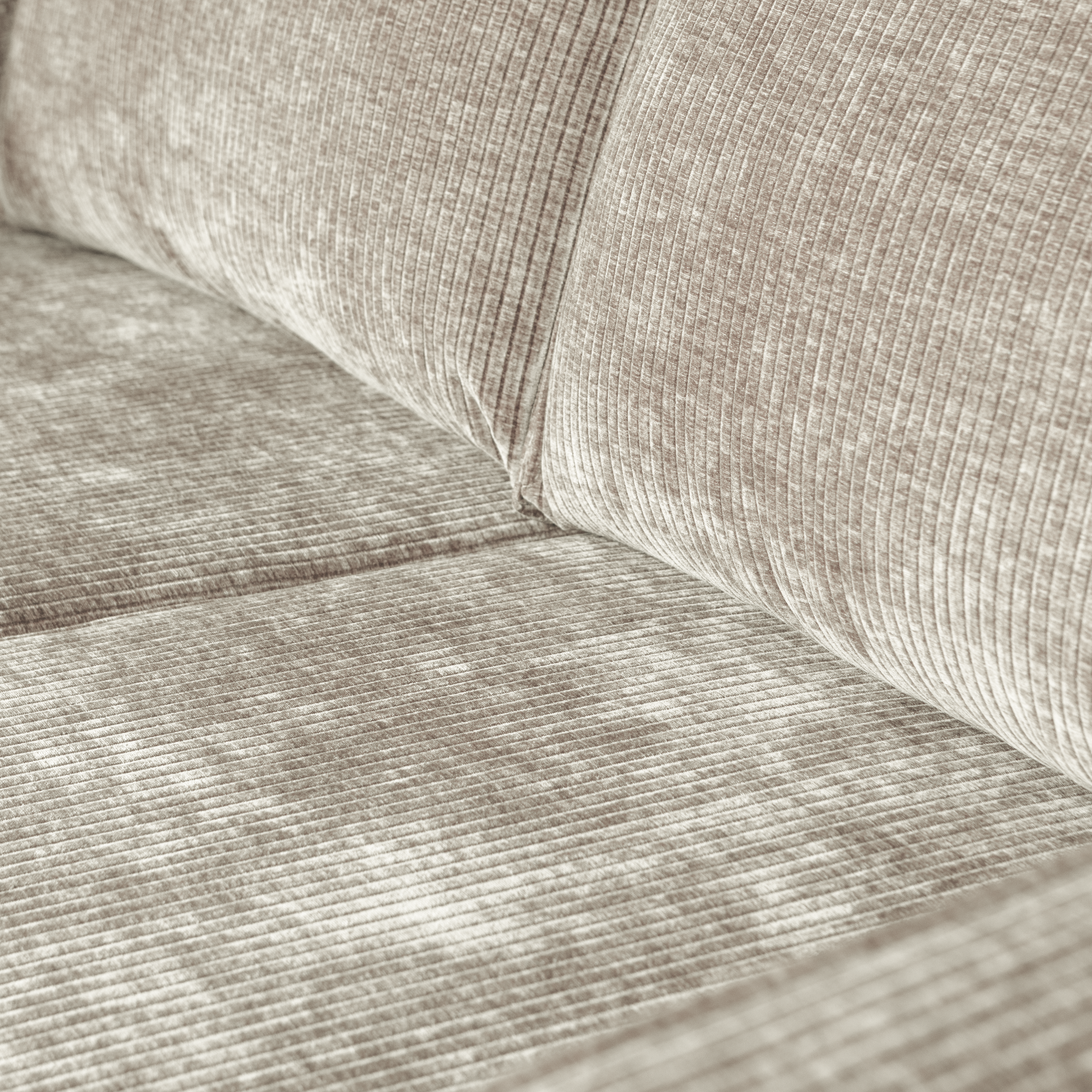 De Eekhoorn | RODEO 3-ZITS BANK RIBSTOF DONKERZAND - WOOOD - RODEO