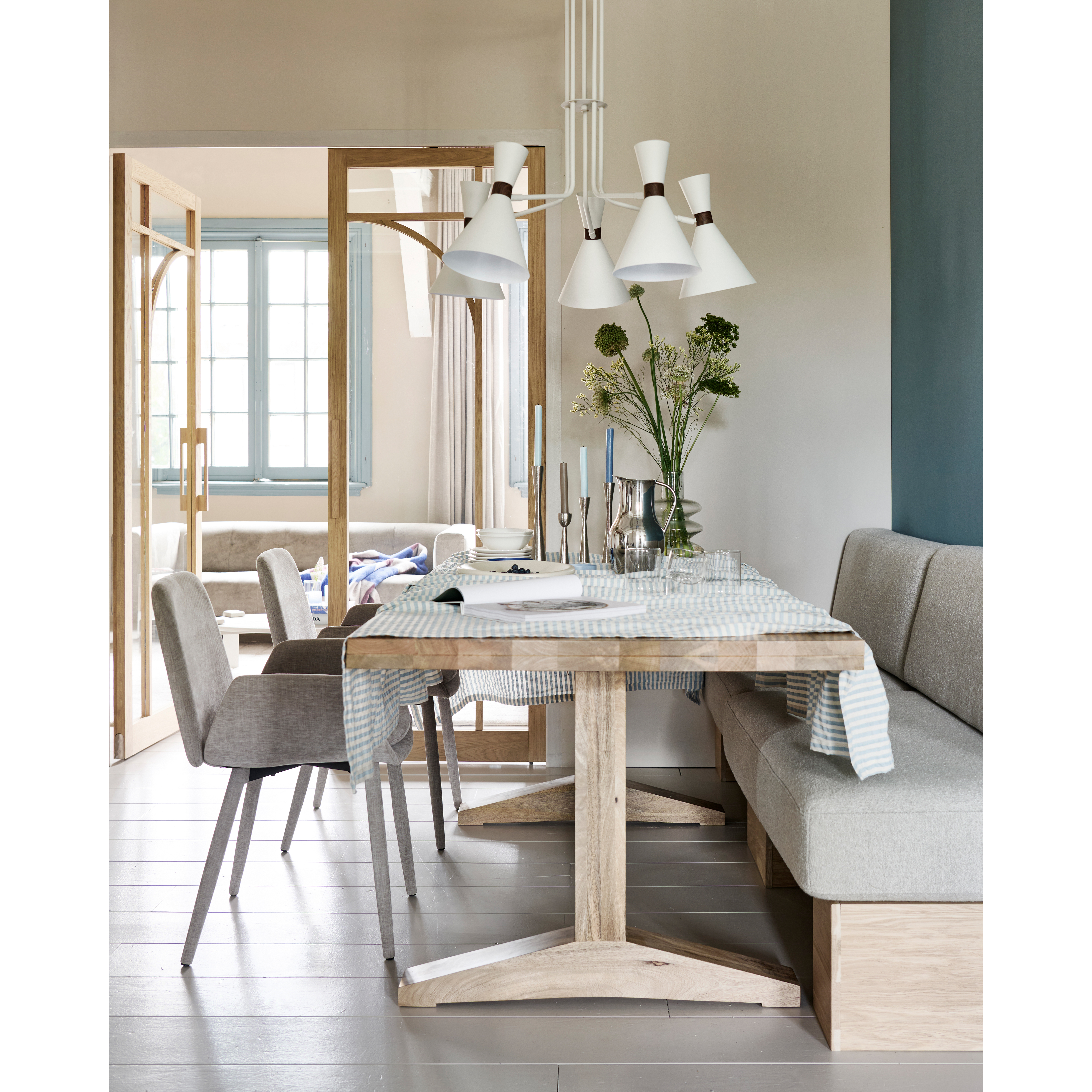 De Eekhoorn | CURVE DINING CHAIR SAND - Vtwonen - COLLECTION