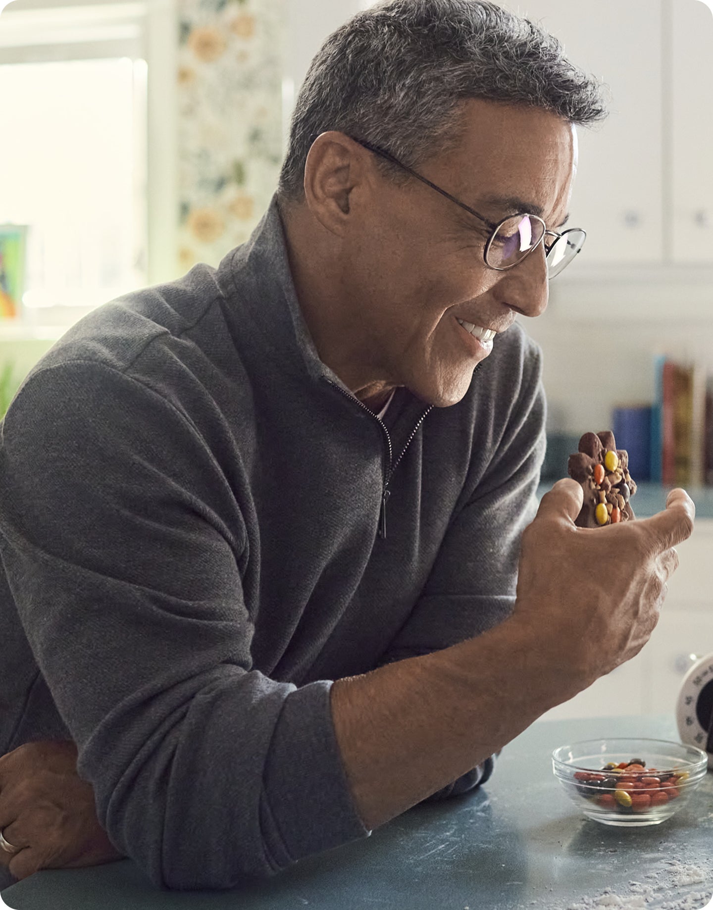 What is a dental flipper? | Aspen Dental