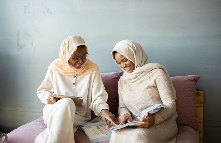 A Woman And Her Hijab: Know What's Its Meaning