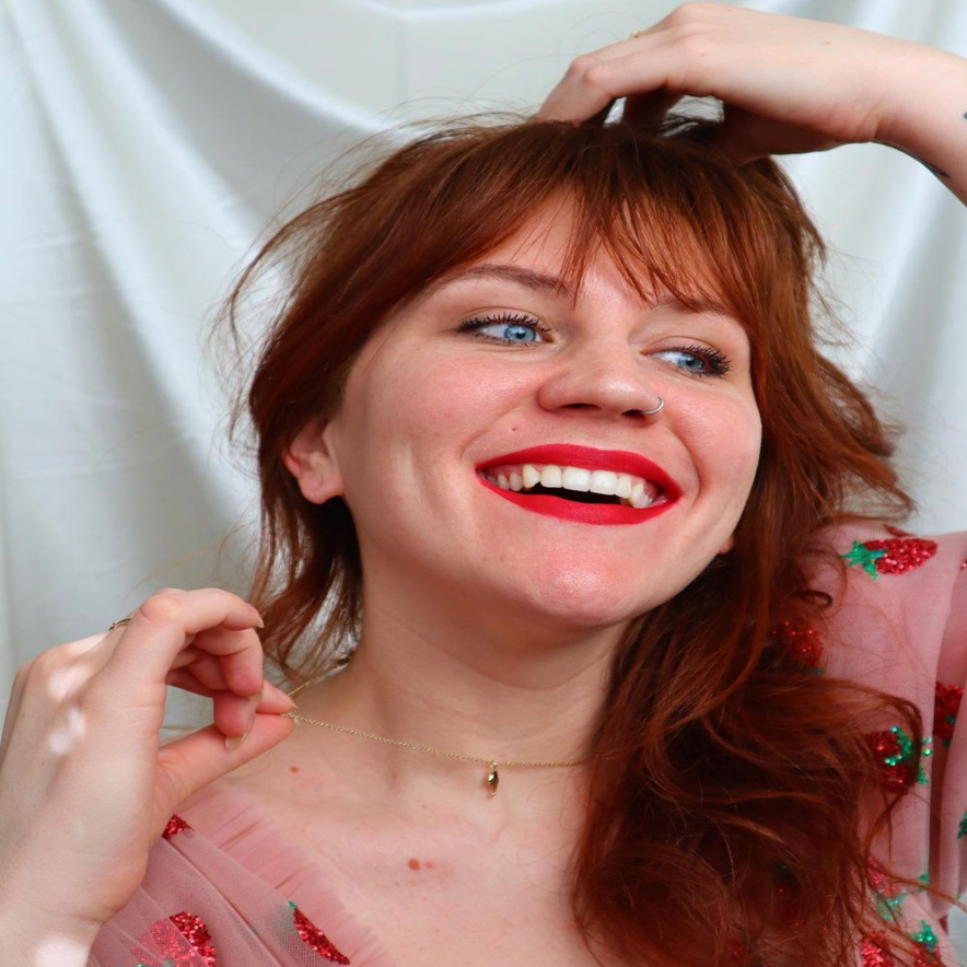 Welcome to BookTube – Noelle Gallagher’s Life as a YouTuber