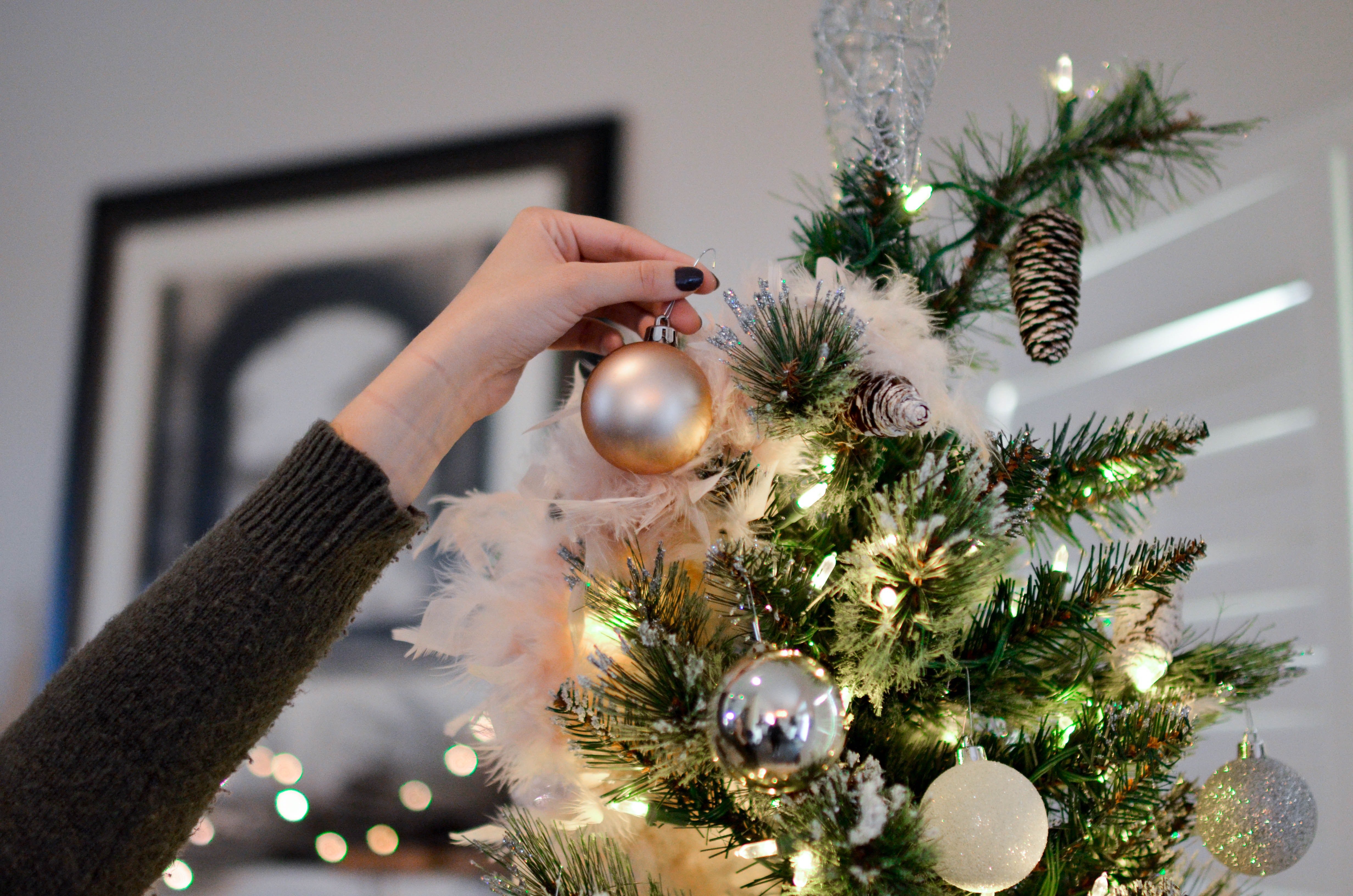 Home for the Holidays: How to Romanticize the Holiday Season in College ...