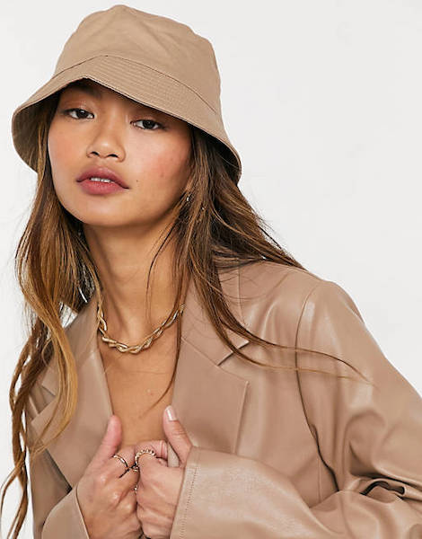 8 Trendy Hats That Will Elevate Your First-Day-Of-School Outfit
