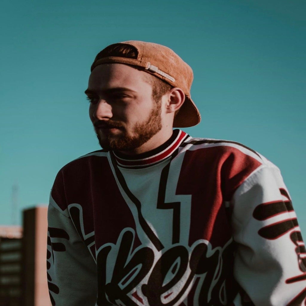 Noah Floersch: The Spotify Discovery Gem & Hallmark for Student Artists