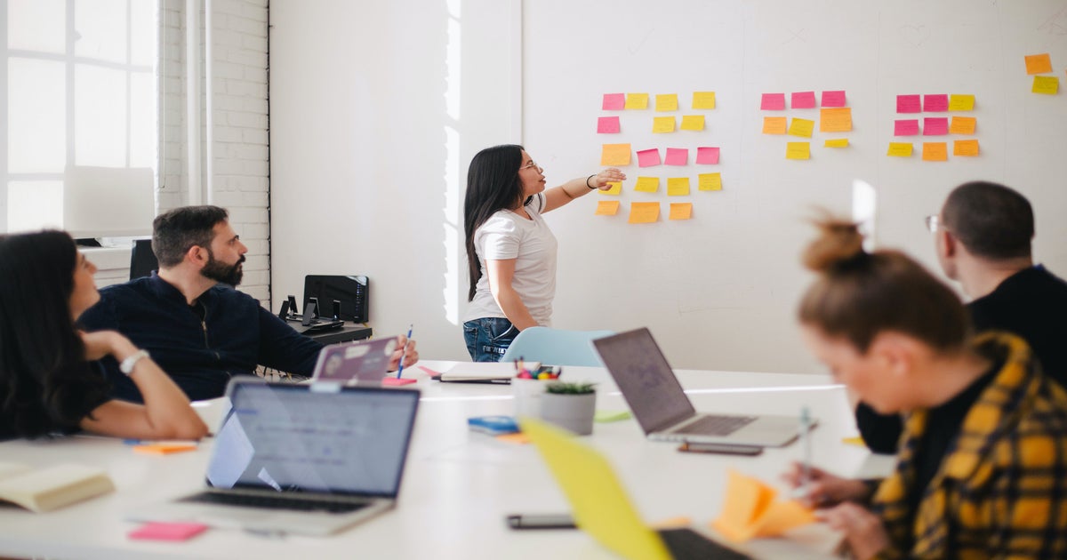 Keeping In Touch With Your Former Boss: 10 Simple Rules