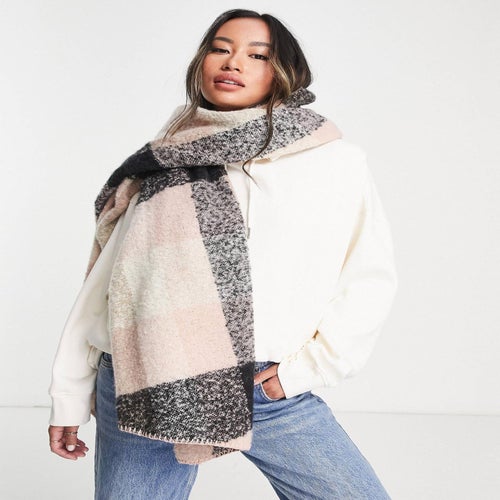 40 Oversized & Chunky Scarves For All The Cozy Vibes