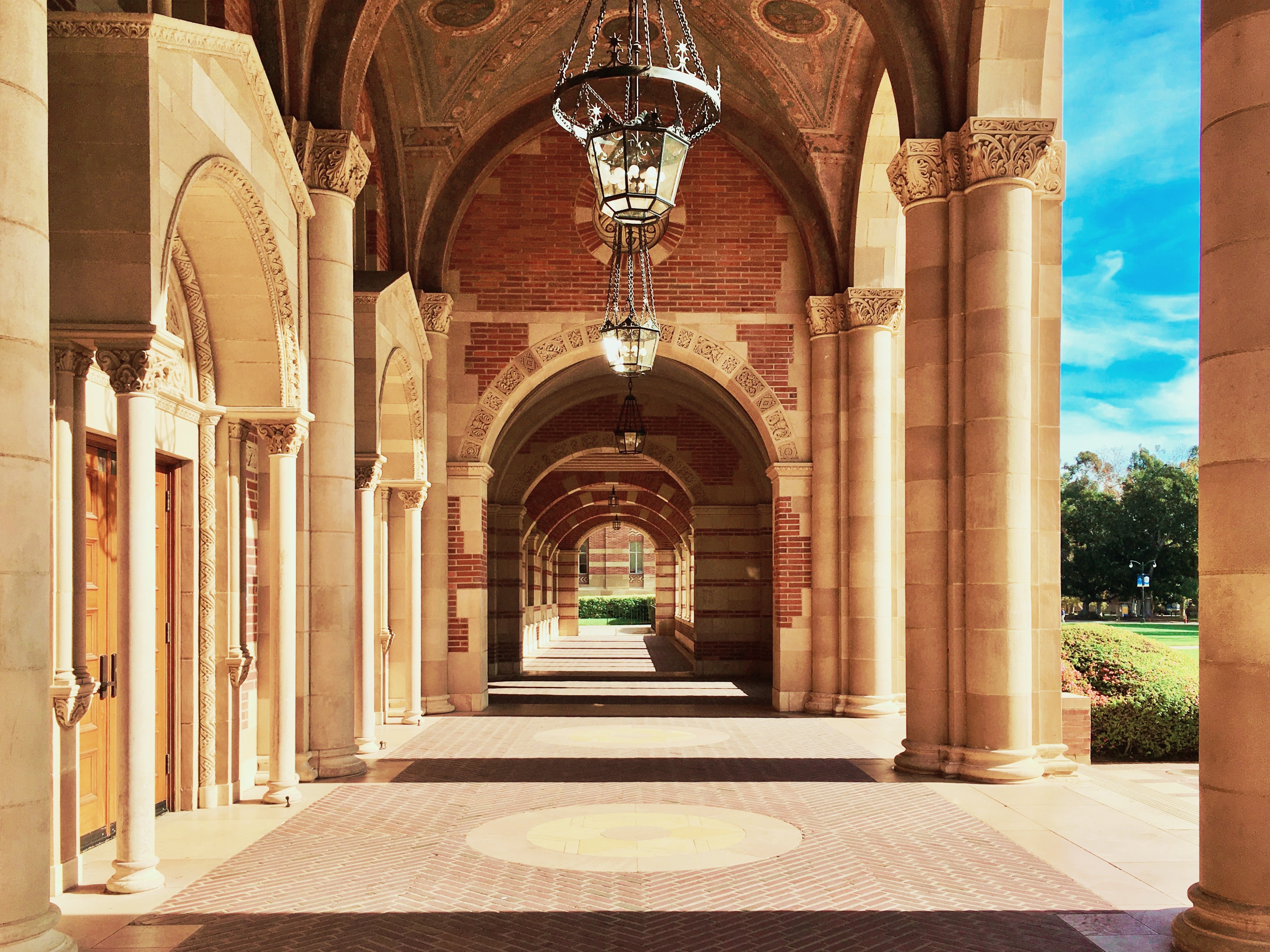 My 4 Favorite And Least Favorite Things About UCLA