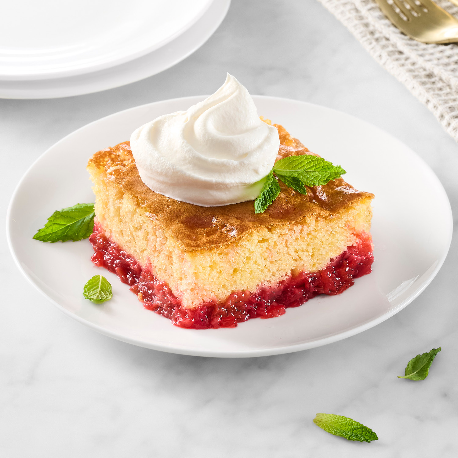 Strawberry-Rhubarb Cake | Hy-Vee