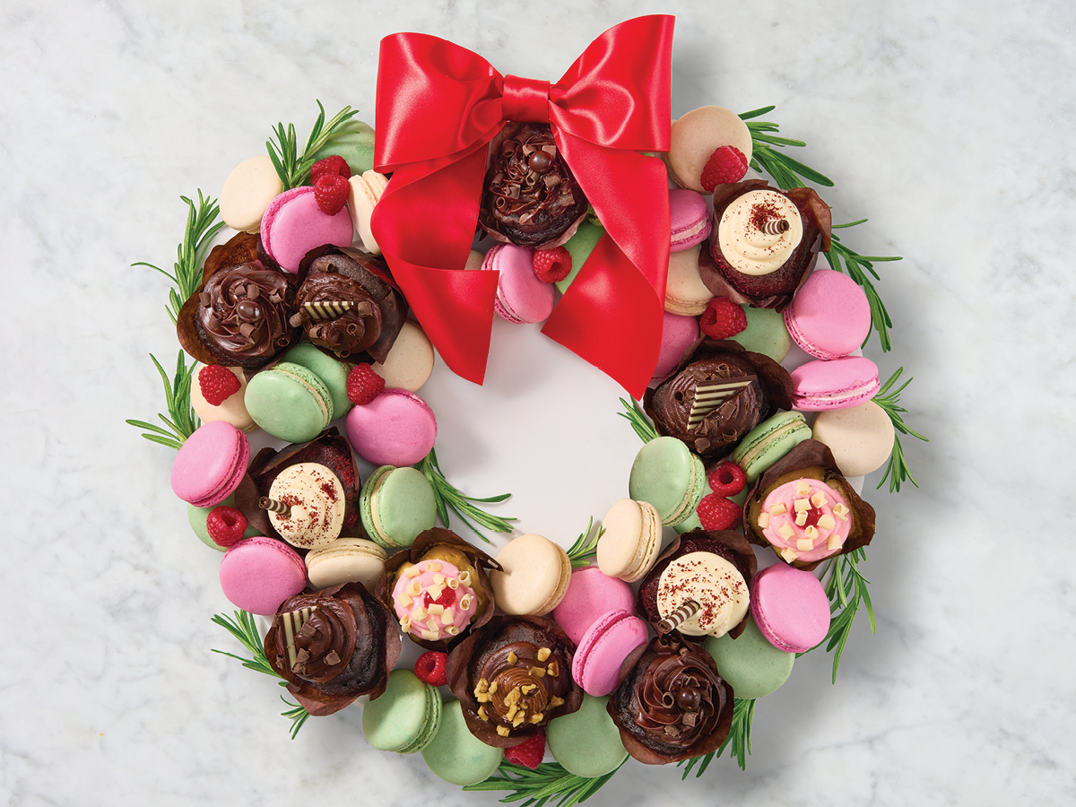 Hy-Vee Bakery Cupcake-and-Macaron Wreath | Hy-Vee