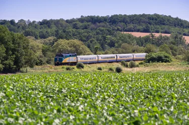 Best Montreal to Quebec City Train Trip Itinerary & Cost