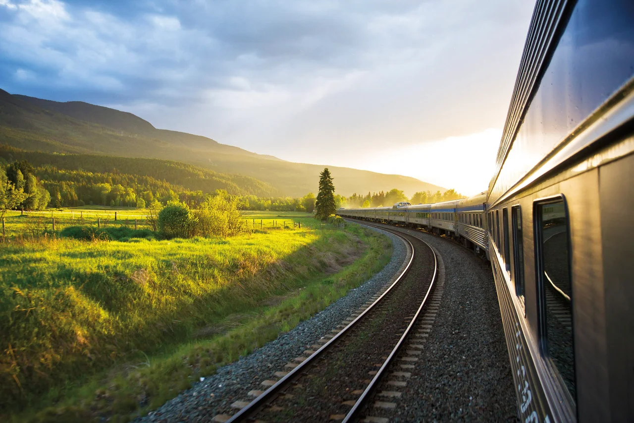 Prestige Class - 11 Days Canadian Train Tip Itinerary & Cost
