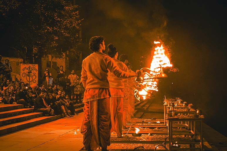 8 Epic Things To Do In Rishikesh At Night