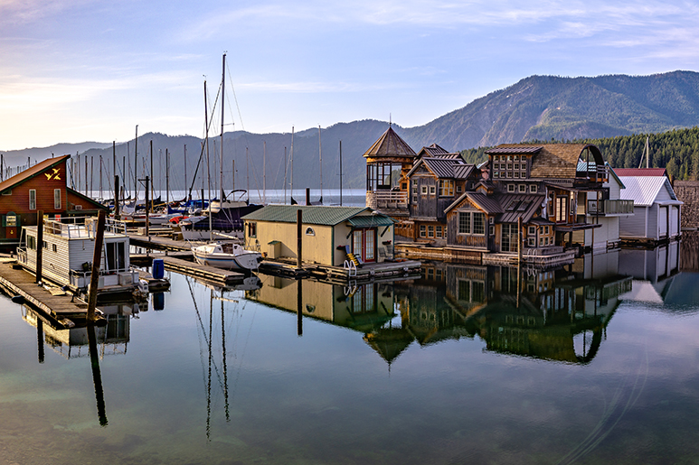The 7 Best Lake Towns in the USA
