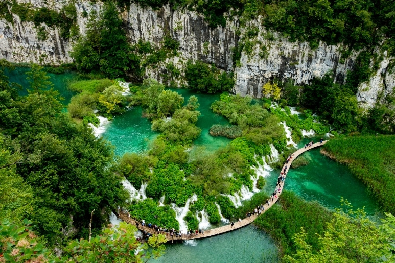 A Guide to the Best Time To Visit Plitvice Lakes National Park