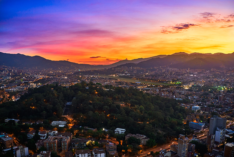 9 emocionantes cosas que hacer por la noche en Medellín