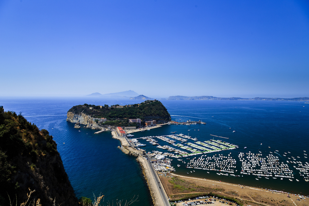8 Spots with the Best Views in Naples Revealed