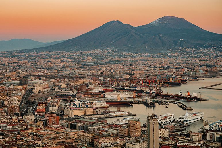 9 Famous Landmarks In Naples You Can't Miss