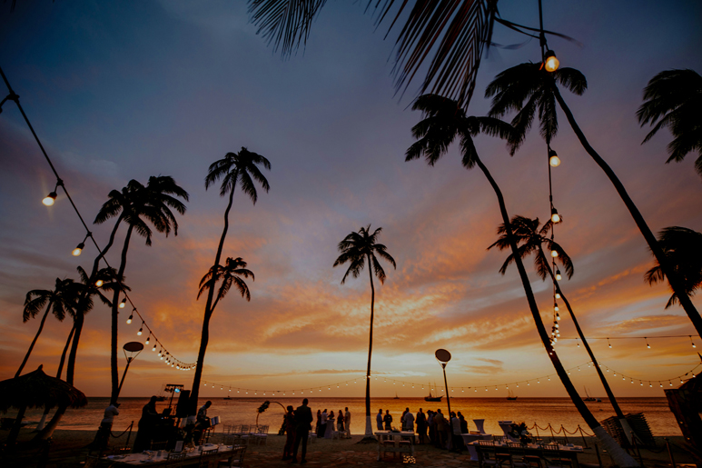 8 Epic Things To Do in Boracay at Night