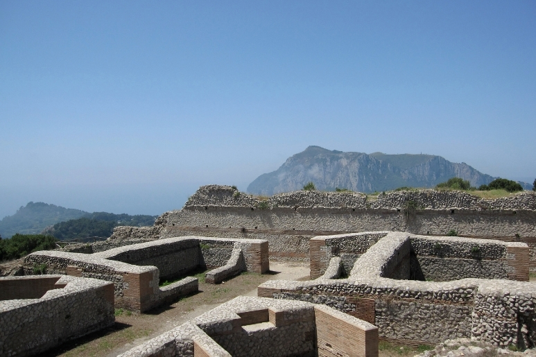 Capri or Positano: Which One To Visit