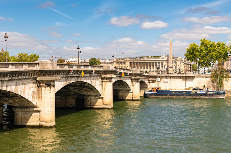 8 Beautiful Sunrise Spots in Paris for Early Risers