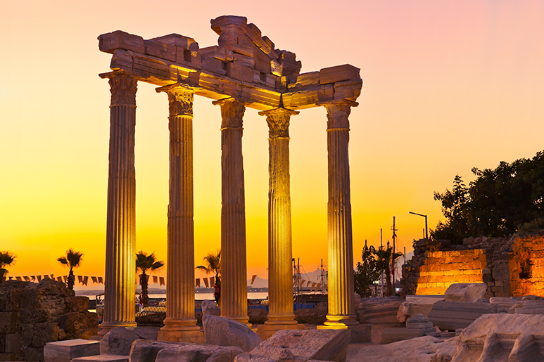 6 Epic Things to Do in Side at Night