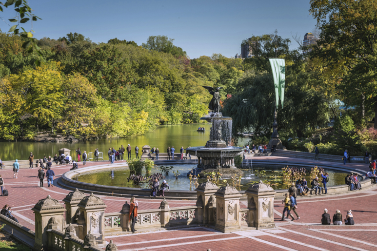10 Legendary “Gossip Girl Filming Locations” To Visit in NYC