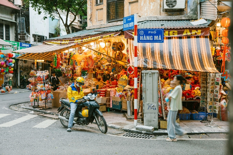 9 Awesome Things To Do Alone In Hanoi