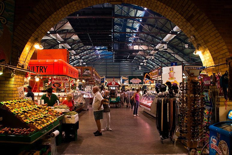 The Ultimate Guide to Your First Time in Toronto