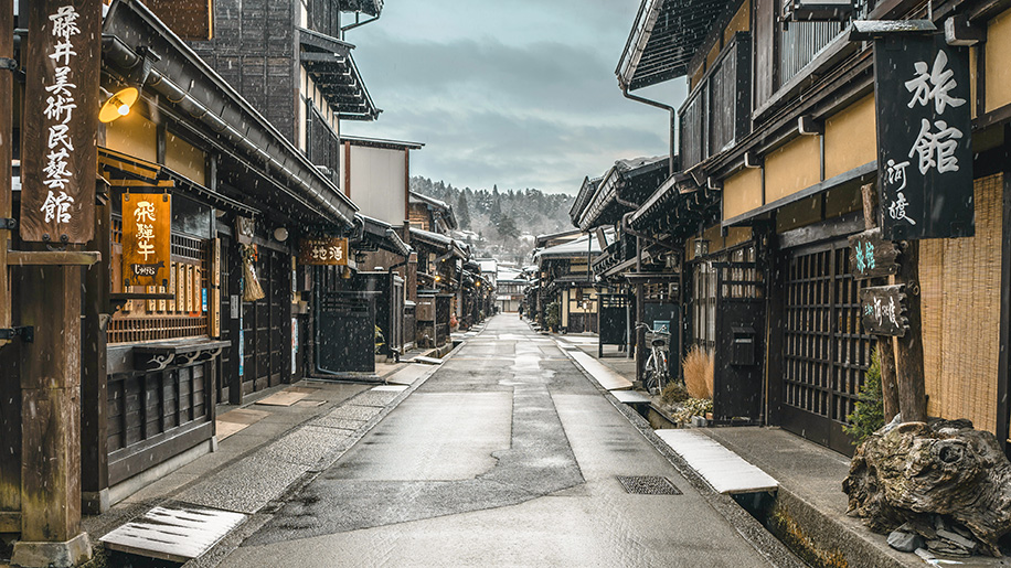 9 Incredible Train Journeys in Japan Not To Be Missed
