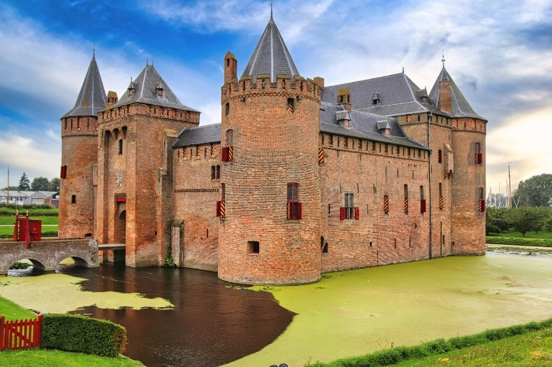 6 Magical Castles in Amsterdam to Visit
