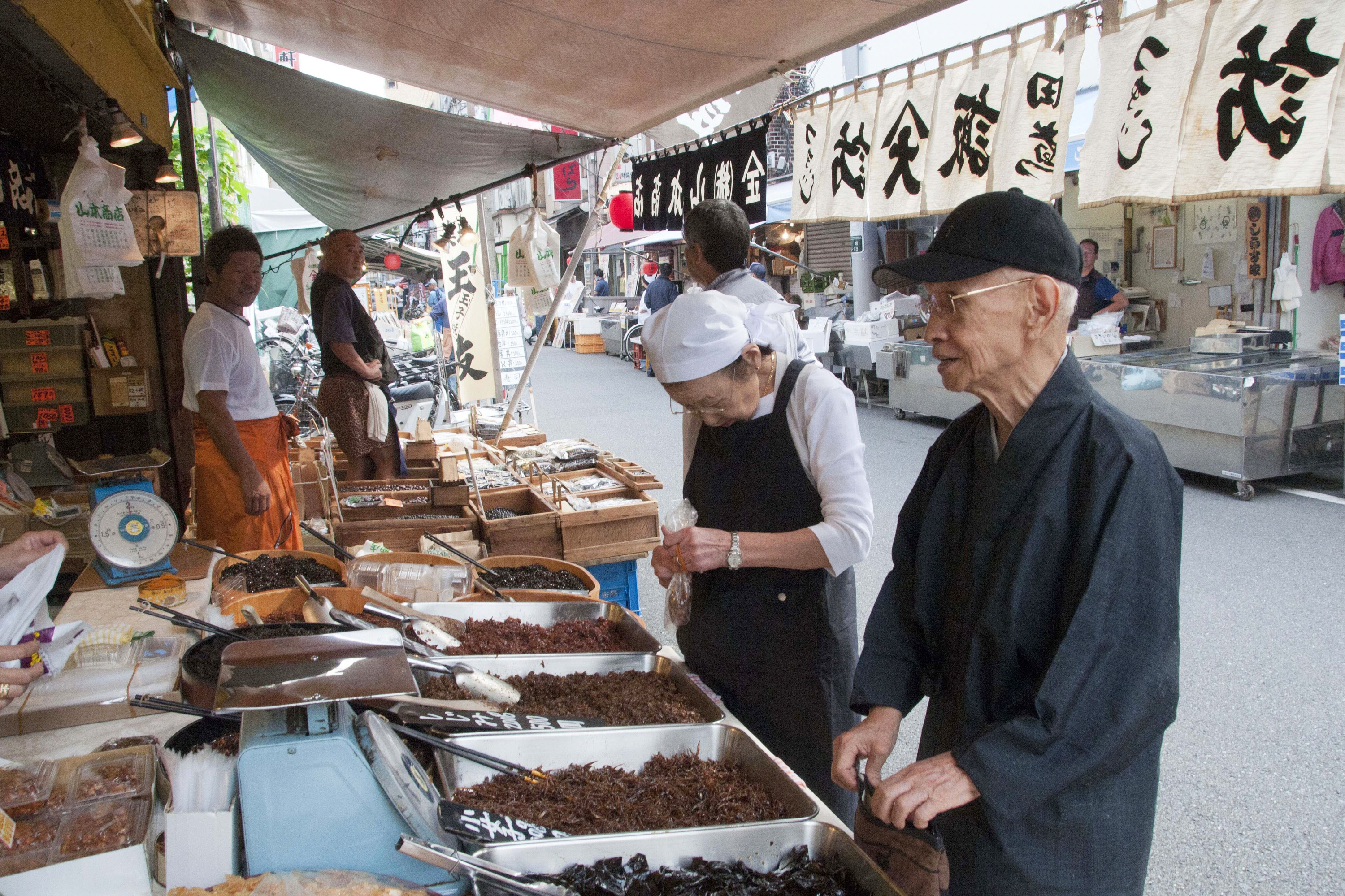 Comment visiter le marché aux poissons de Tsukiji : guide complet