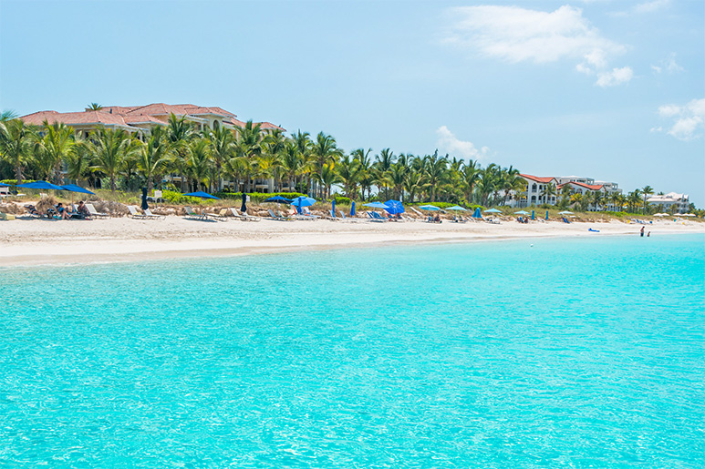 Should You Visit Turks and Caicos or the Bahamas? An Expert Guide.