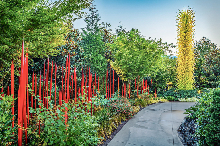A Complete Guide To Seattle's Chihuly Garden and Glass