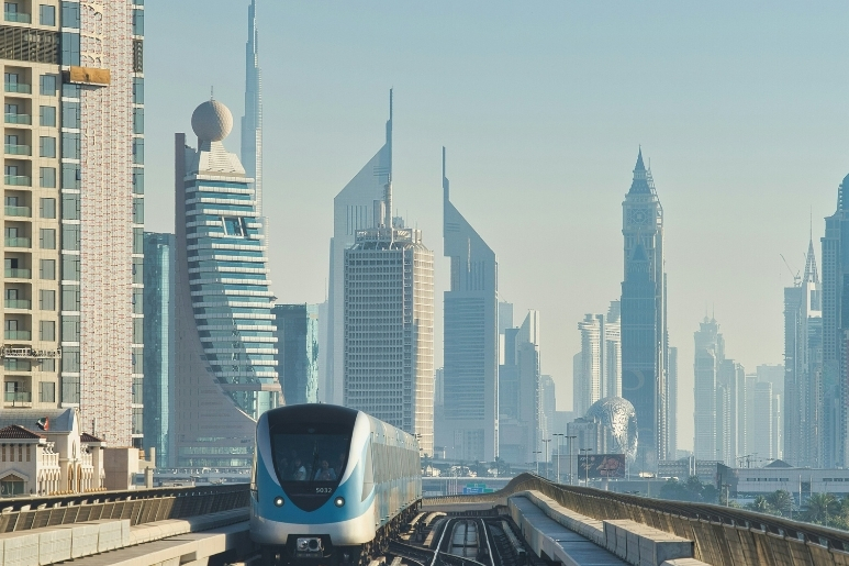 The Best Way to Get Around Dubai: 7 Tips and Tricks