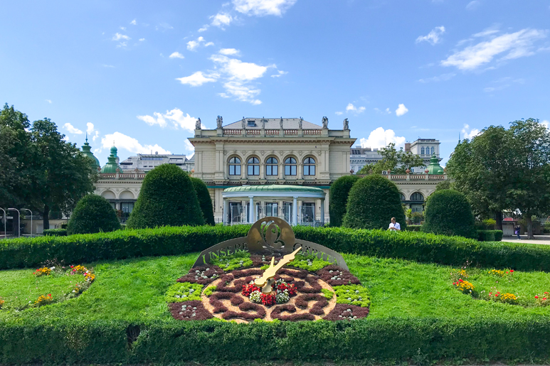 8 Beautiful Gardens in Vienna You Have To Visit
