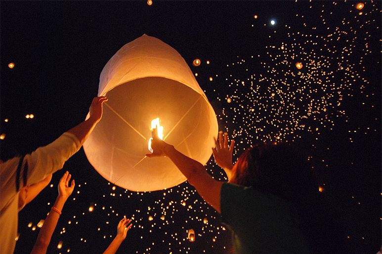 The Ultimate Guide to Yi Peng Lantern Festival